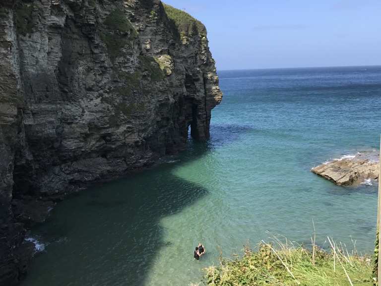 Bossiney Cove: Wanderungen und Rundwege | komoot