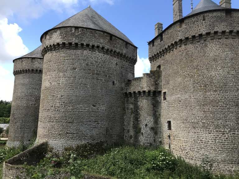 Chateau de Lassay — loop from Couterne in the parc naturel régional ...