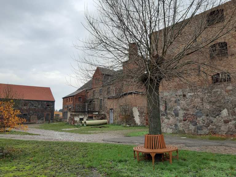 Gutshof Falkenhagen (Mark): Wanderungen und Rundwege | komoot