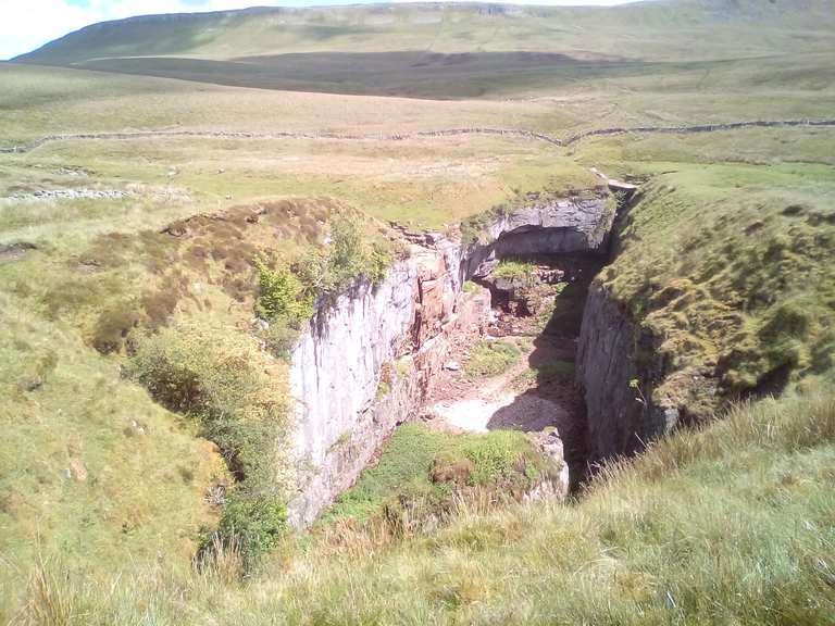 Hull Pot Routes for Walking and Hiking | Komoot