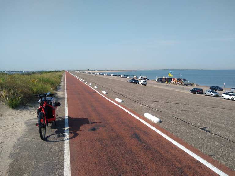 Slippery path across the dike - Road Cycle Routes and Map | Komoot