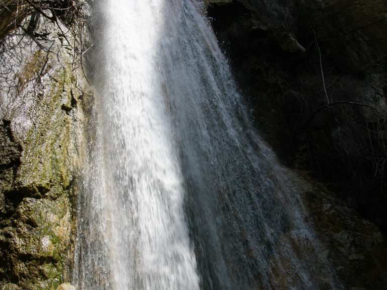 Mylonas Wasserfall: Wanderungen und Rundwege | komoot