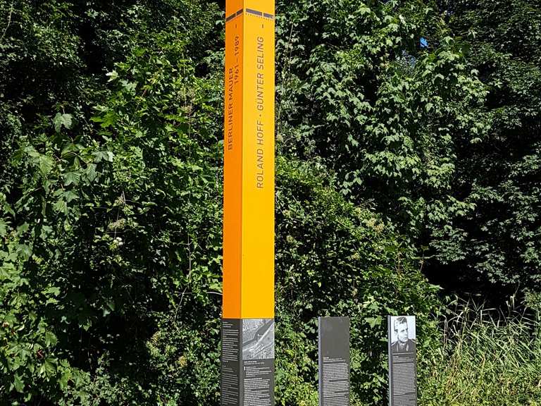 Erinnerungsstele Maueropfer und ehemalige Brücke Routes for Walking and ...