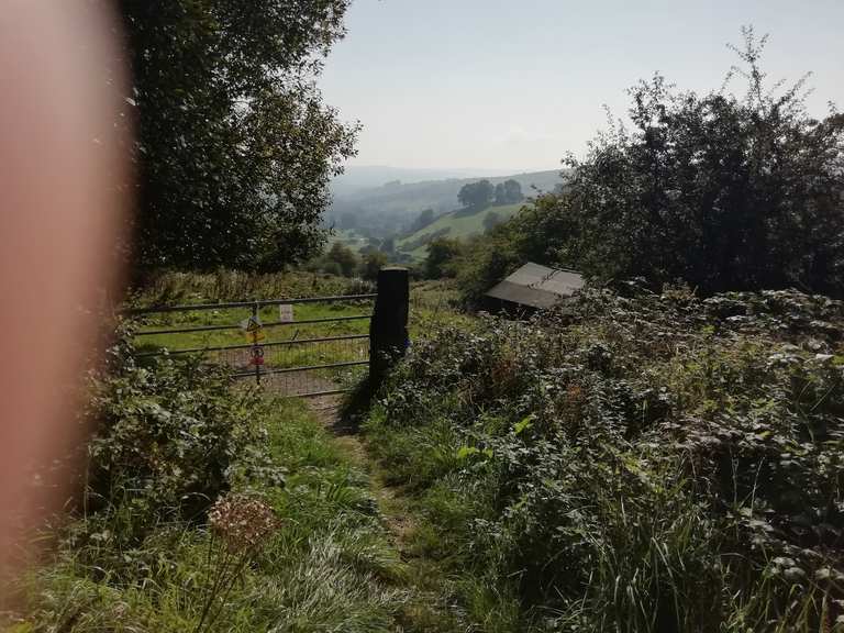 Climb into Eyam on traffic free road - Road Cycle Routes and Map | Komoot