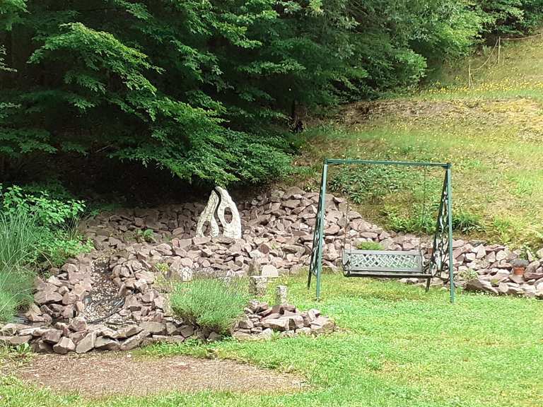 Blick auf Friedrichsthal und Bildstock wandelroutes en hikes | Komoot