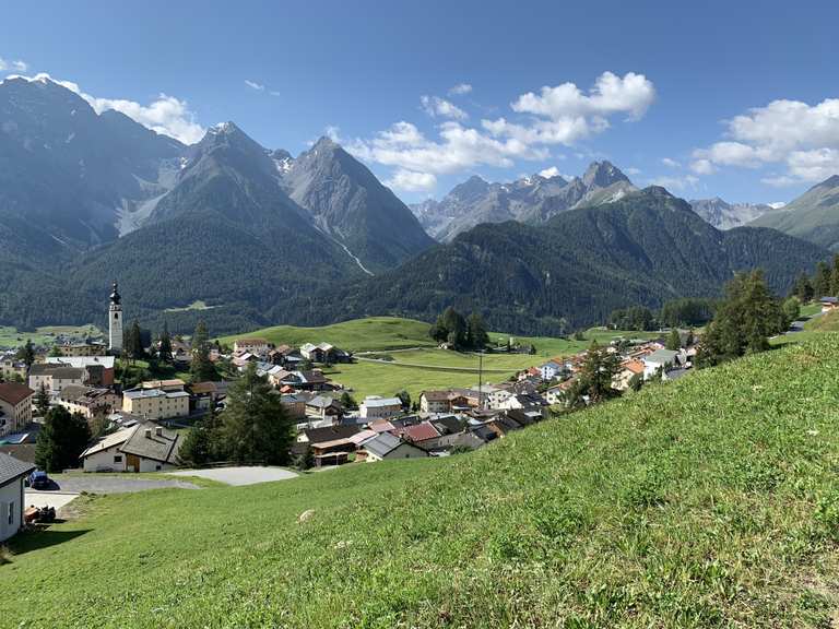 Von Motta Naluns über Alp Clünas, Alp Laret und Ftan nach Scuol ...