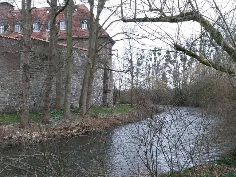 Burg Angermund (Kellnerei): Wanderungen und Rundwege | komoot