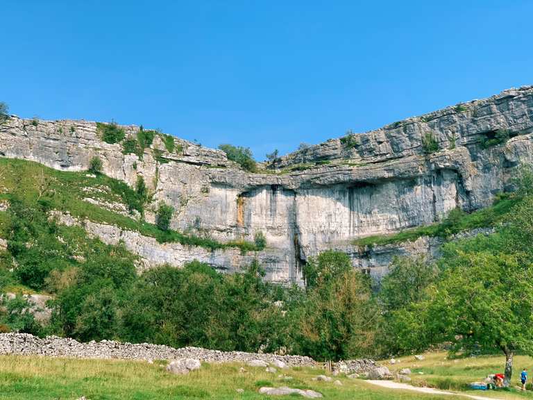 Malham Cove Routes for Walking and Hiking | Komoot