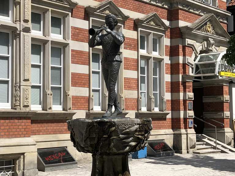 Rattenfänger Statue Hameln Routes for Walking and Hiking | Komoot