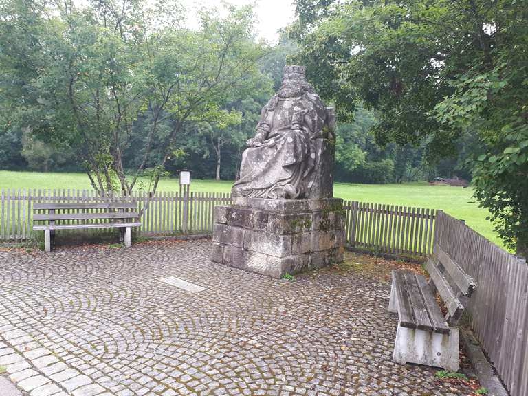 Gambrinus-Statue (Bayerischer Bierkönig) Routes for Walking and Hiking ...