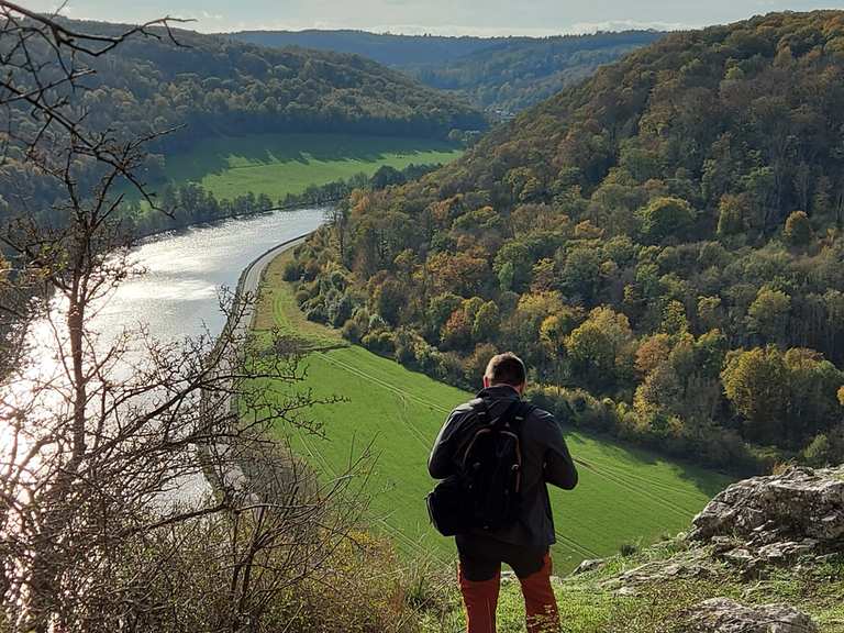 Vue sur les falaises de Freyr et la Meuse Routes for Walking and Hiking ...