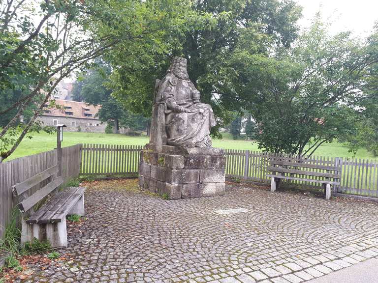 Gambrinus-Statue (Bayerischer Bierkönig) Routes for Walking and Hiking ...