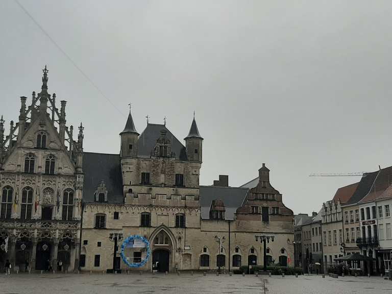Oude Lakenhalle - Stadhuis Mechelen wandelroutes en hikes | Komoot