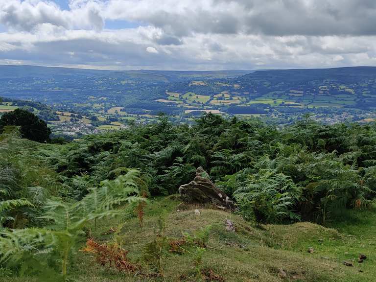 Pen Cerrig Calch – Crug Hywel (Table Mountain) Loop from Crickhowell ...