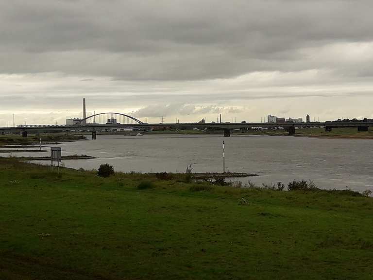 Rheinauen Neuss: Wanderungen und Rundwege | komoot