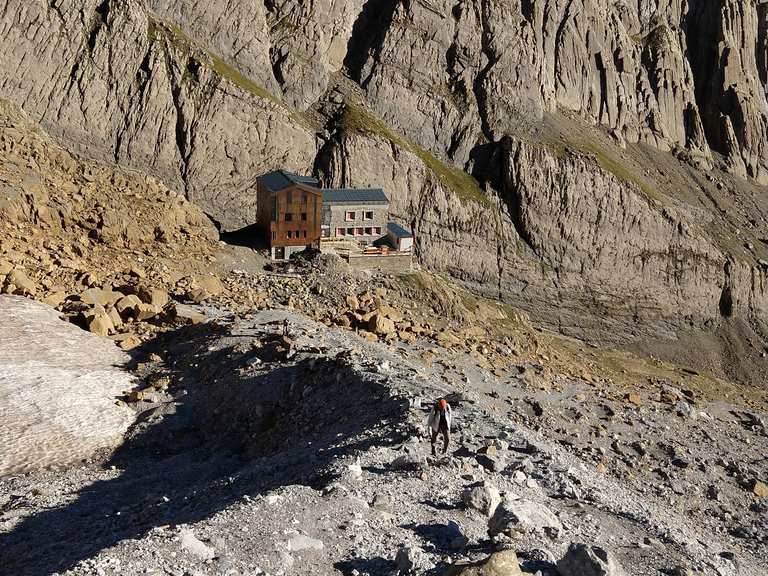 Refuge de la Brèche de Roland - les Sarradets Routes for Walking and ...