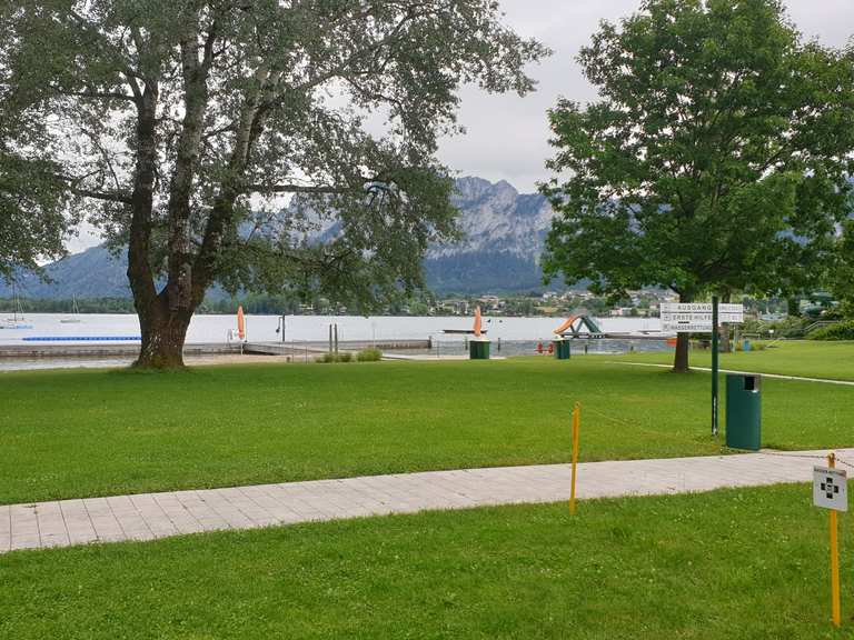 Almeida Park am Mondsee – Blick auf die Drachenwand Runde von Mondsee ...
