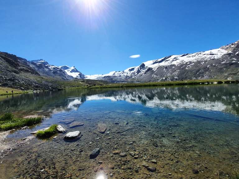Stellisee With View of the Matterhorn Routes for Walking and Hiking ...