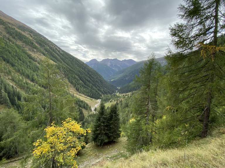 Al Rifugio Dorigoni attraverso le cascate di Saènt – giro ad anello nel ...