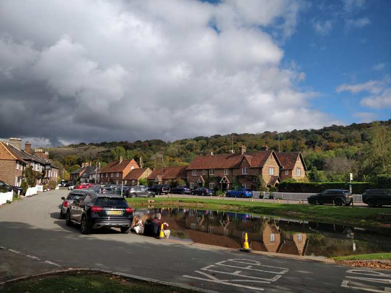 Aldbury Road Cycle Routes and Map | Komoot