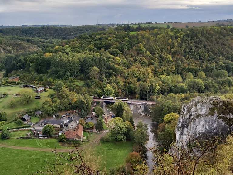 Panorama sur la vallée de la Lesse - Itinéraires vélo et carte | Komoot