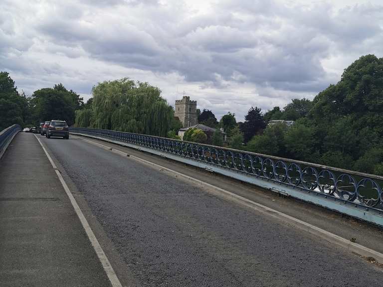Cookham Bridge and the Ferry Inn - Cycle Routes and Map | Komoot