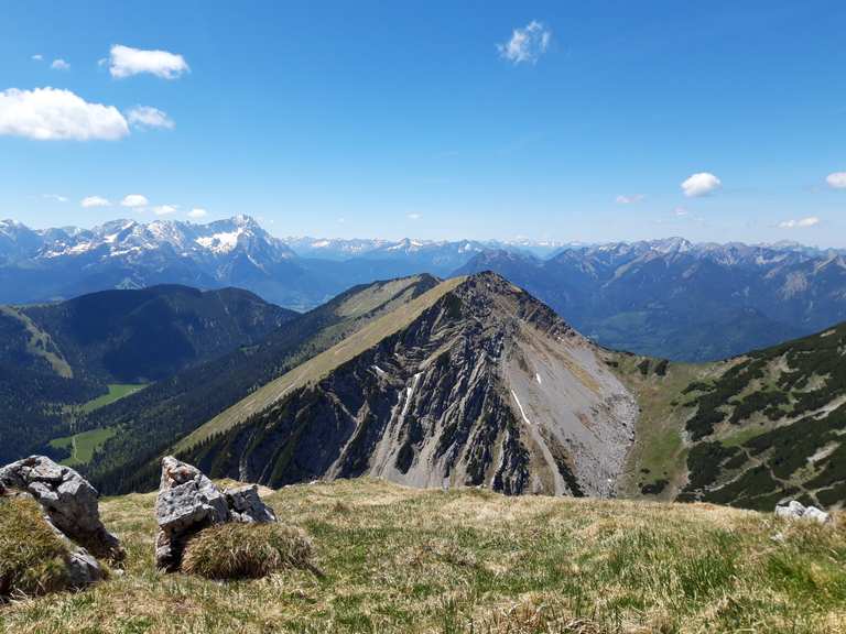 Krottenkopf-Gipfel: Wanderungen und Rundwege | komoot