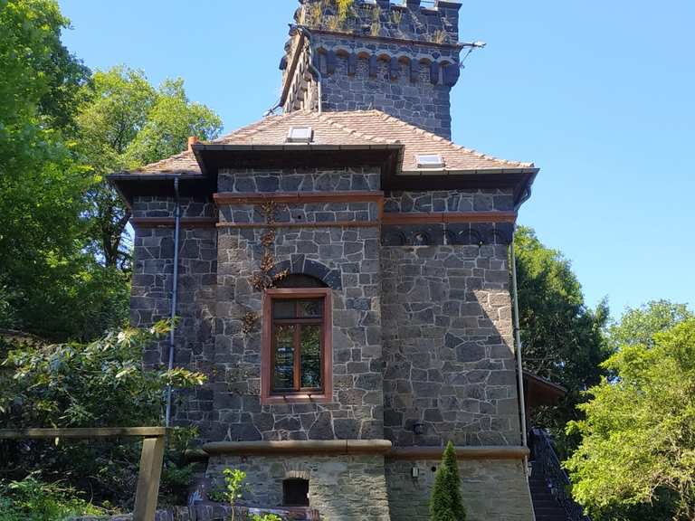 Neufville Turm: Wanderungen und Rundwege | komoot