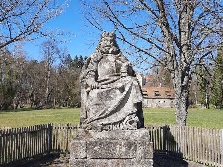 Gambrinus-Statue (Bayerischer Bierkönig) Routes for Walking and Hiking ...
