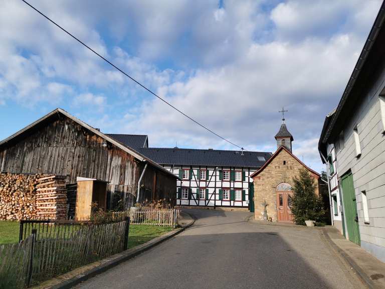 Josef Kapelle in Gilsdorf Routes for Walking and Hiking | Komoot