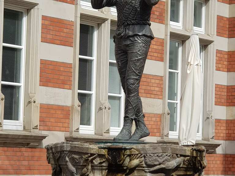 Rattenfänger Statue Hameln wandelroutes en hikes | Komoot