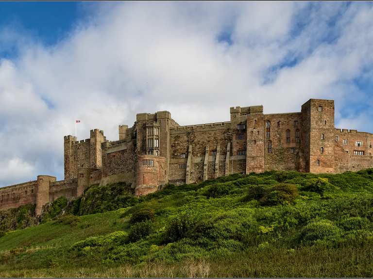 Bamburgh Castle to Beadnell loop — Northumberland Coast | hike | Komoot