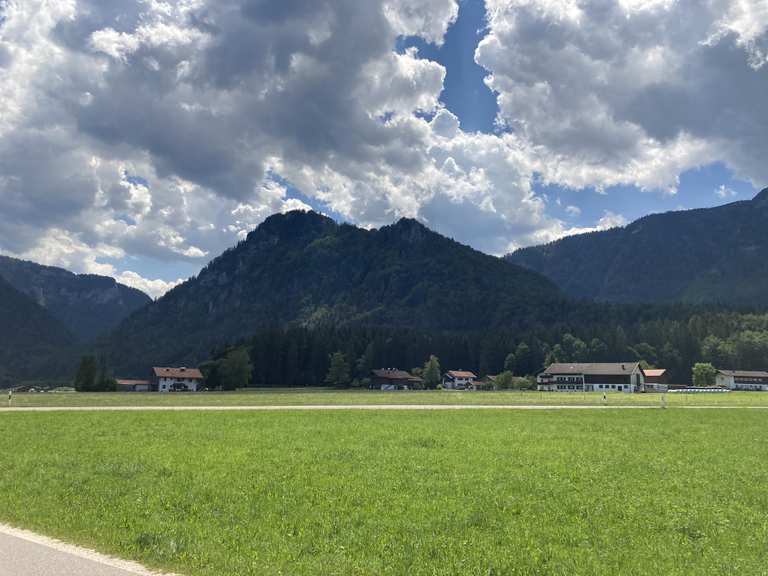 Blick auf Inzell: Wanderungen und Rundwege | komoot