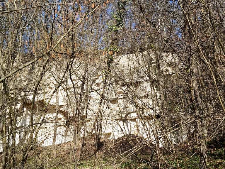 Opuszczony kamieniołom w pobliżu Kaisersteinbruch – trasy piesze | Komoot