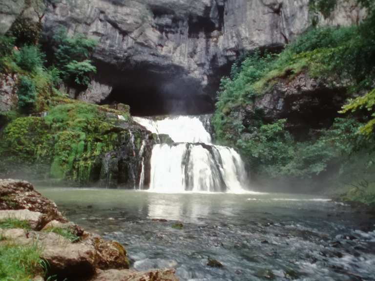 Source du Lison: Wanderungen und Rundwege | komoot