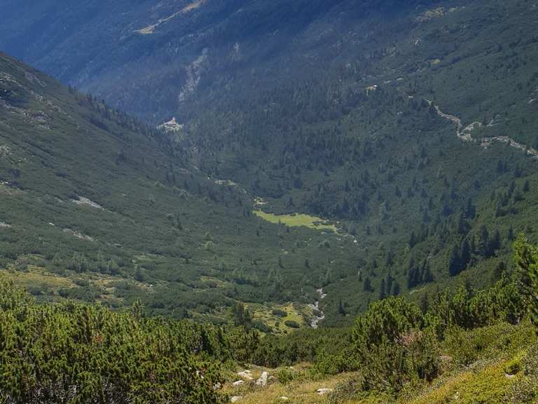 View of the valley on the descent – Hikes & How to Get There | Komoot