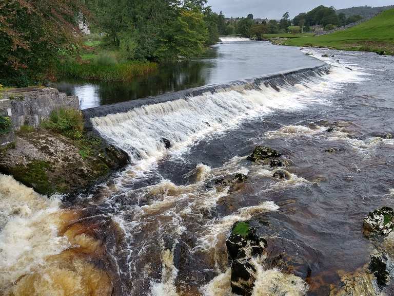 Hebden Suspension Bridge – Linton Falls loop from Burnsall | hike | Komoot