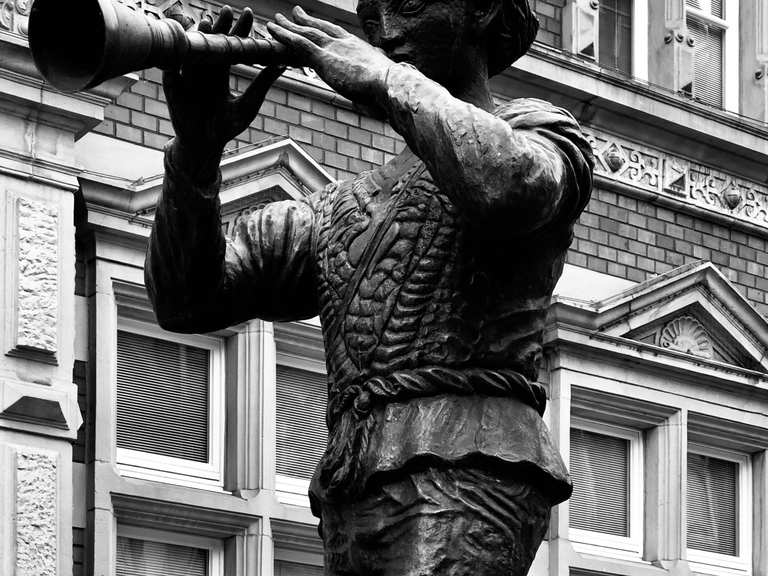 Rattenfänger Statue Hameln wandelroutes en hikes | Komoot