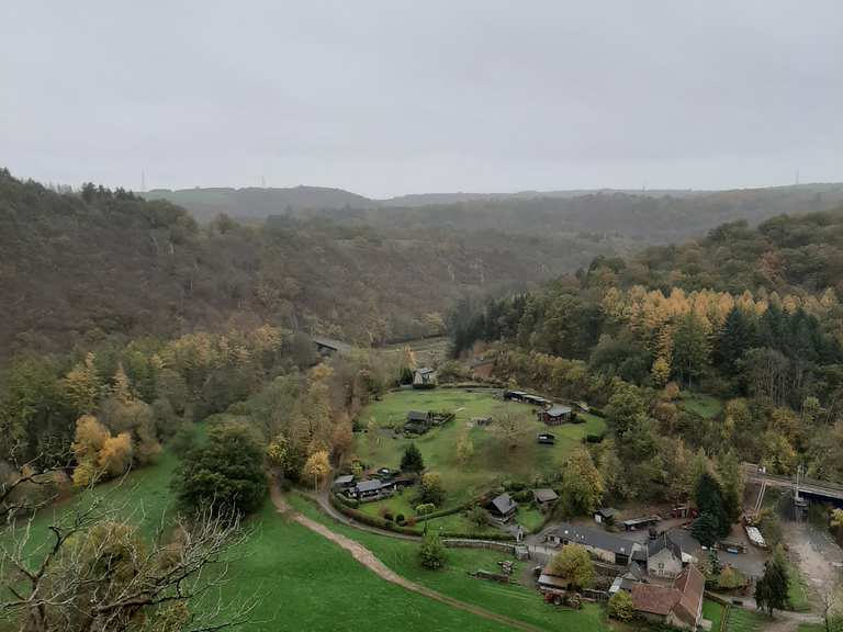 Panorama sur la vallée de la Lesse - Itinéraires vélo et carte | Komoot