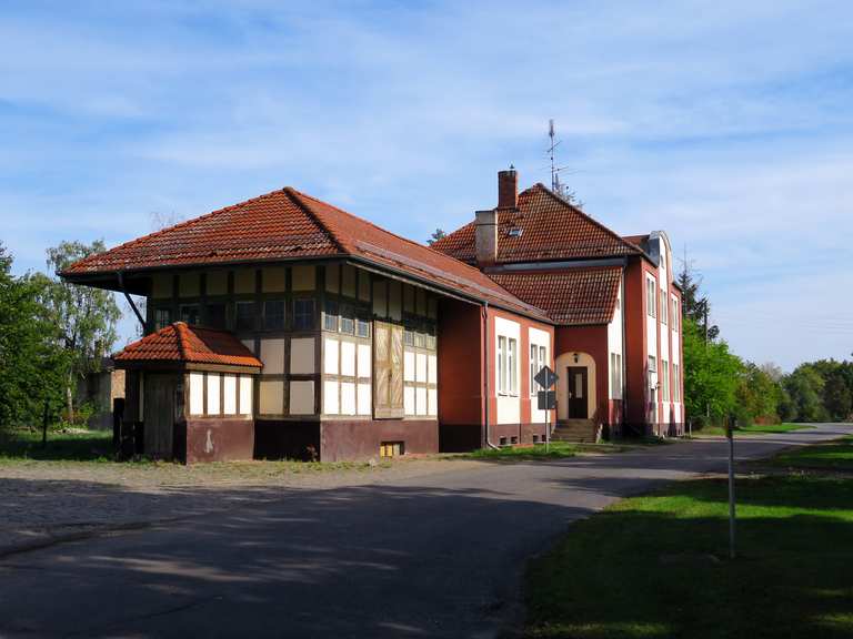 Ehem. Bahnhofsgebäude Zechin : Radtouren und Radwege | komoot