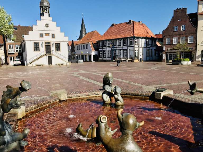 Marktplatz Lingen mit historischem Rathaus : Radtouren und Radwege | komoot