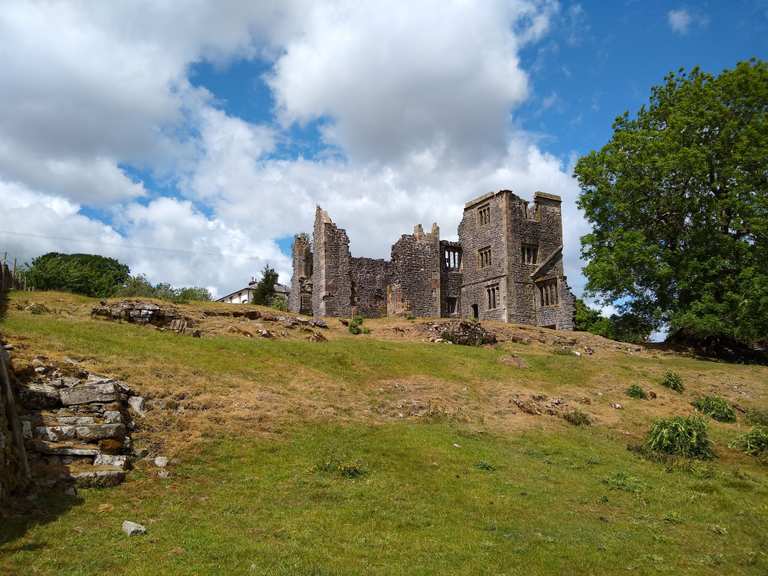 Throwley Old Hall & Wetton loop from Ilam Park — Peak District National ...