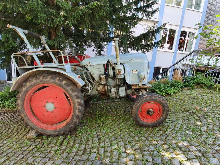 Eicher Traktorenmuseum Forstern: Wanderungen und Rundwege | komoot
