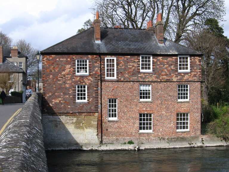 Harnham Bridge (Ayleswade Bridge) Routes for Walking and Hiking | Komoot