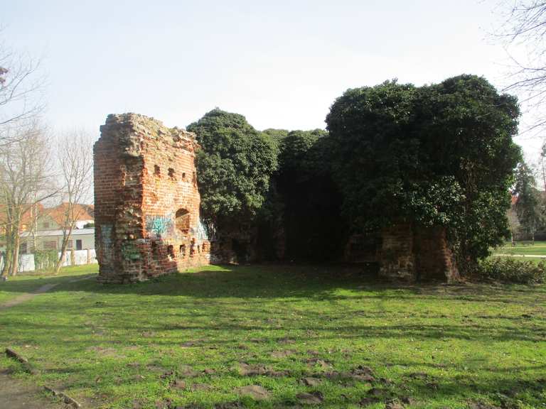 Bastion Ruins of Zossen Castle - Cycle Routes and Map | Komoot