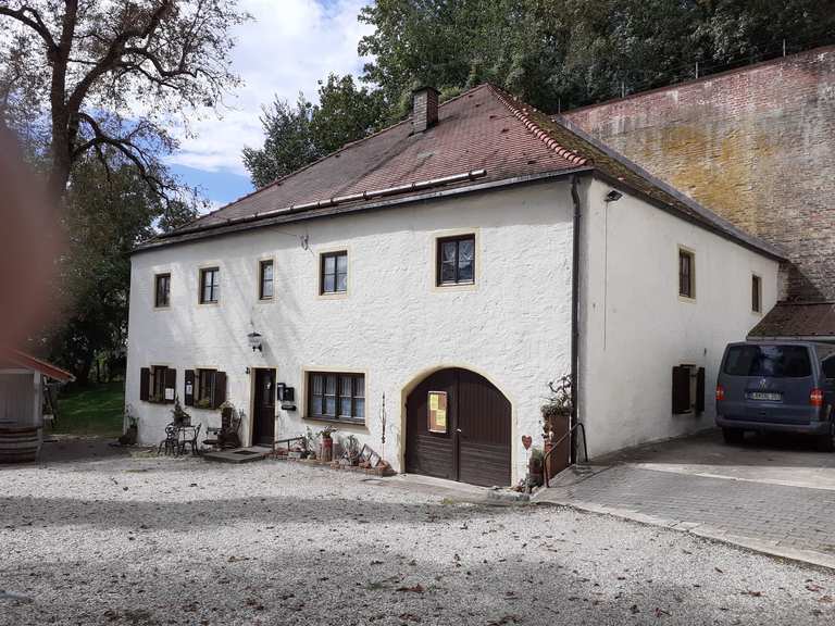 "versunkenes" Schloss Leonsberg - Cycle Routes and Map | Komoot
