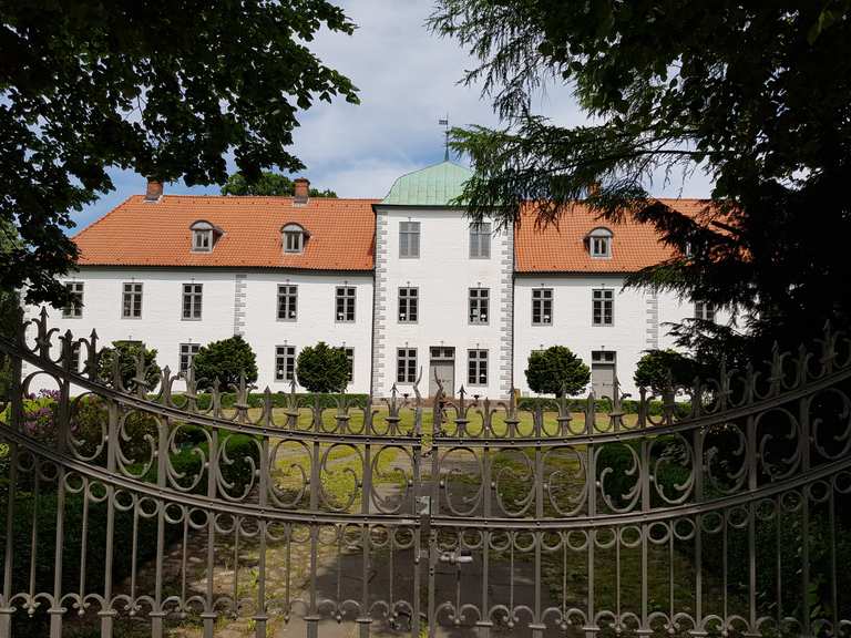 Schloss Carlsburg - Winnemark, Rendsburg-Eckernförde | Cycling Tips ...