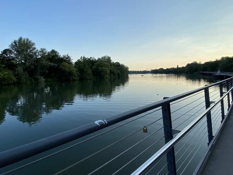 Steg am Ufer: Wanderungen und Rundwege | komoot