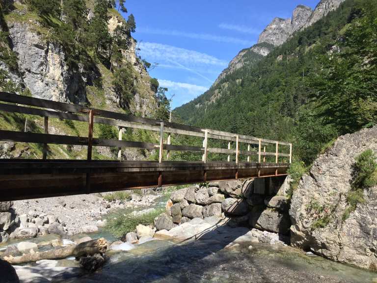 Samina Wasserfall: Wanderungen und Rundwege | komoot