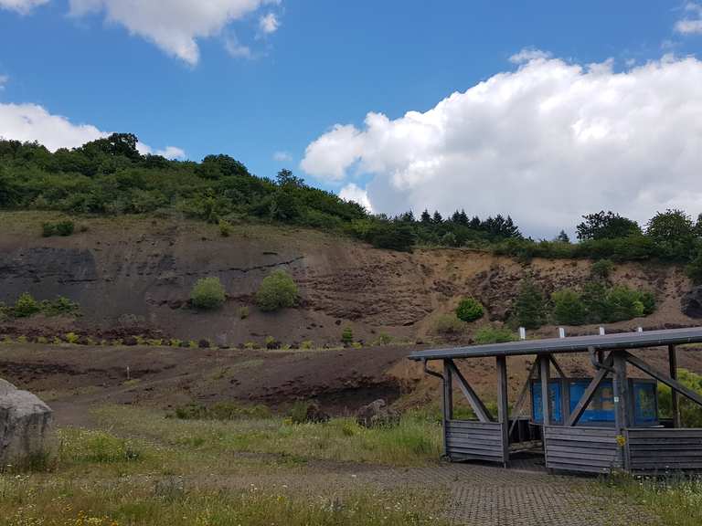 Vulkanerlebnispark Mosenberg bei Bettenfeld Routes for Walking and ...